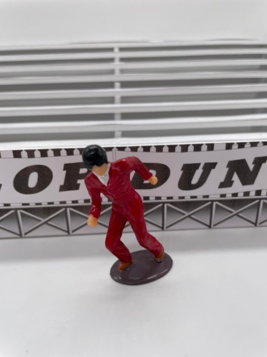 F1088 – Greenhills Scalextric Carrera Track Side Racing Driver Figure 1 ...