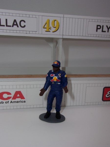 F759 – Greenhills ”Red Bull” F1 Racing Driver for Scalextric Carrera 1. ...