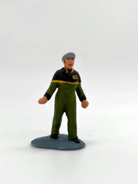 F965 Greenhills Farmer Figure for 1.43 Scale Dioramas & Scenery – NEW ...